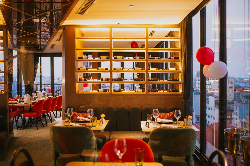 Khám phá Chestnut Central Restaurant & Sky Bar, Hà Nội | Mytour.vn