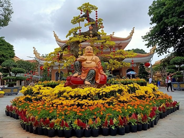 Khám phá Chùa Hoằng Pháp - Nơi linh thiêng tại Sài Gòn