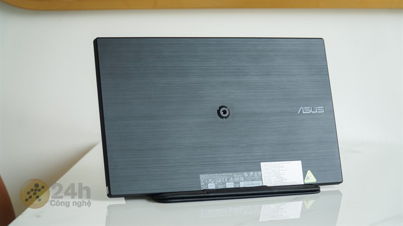 ASUS ZenScreen MB166C: Màn hình di động USB-C tiện ích trên tay