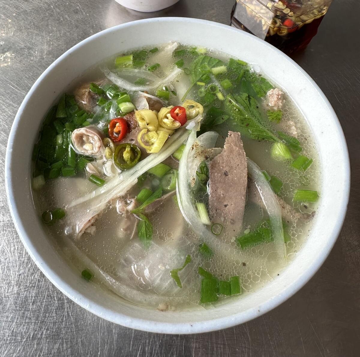 Top 12 địa điểm thưởng thức cháo lòng Huế cho bữa sáng hấp dẫn
