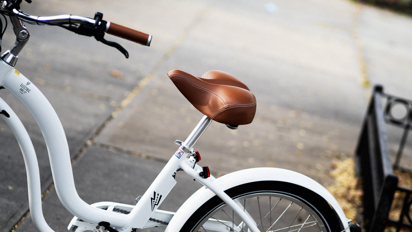 Đánh giá mô hình Y của Electric Bike Company: Một chiếc xe đạp điện cruiser sang trọng