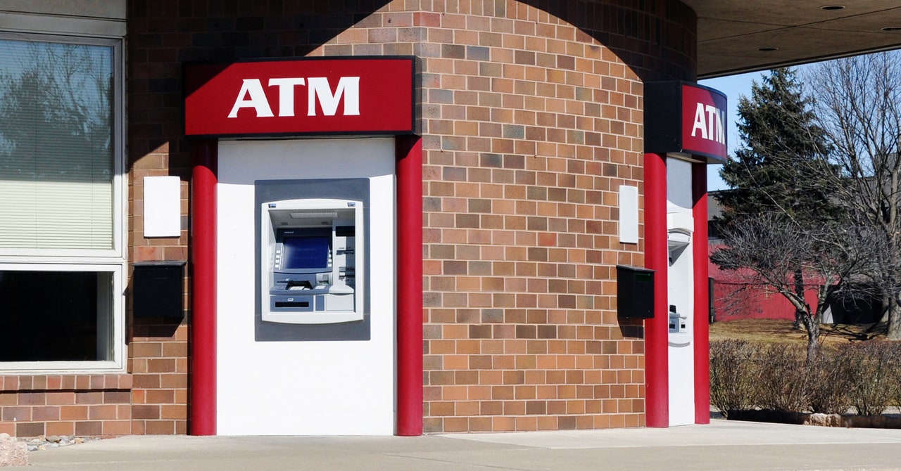 Những Nghệ Sĩ Hack ATM Đã Nắm Bắt Được Những Chiêu Thức Mới Độc Đáo ...
