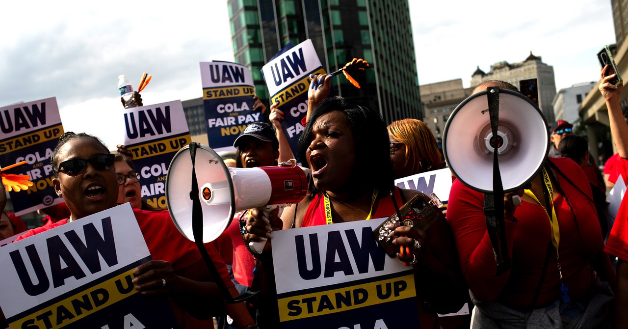 Làm thế nào Elon Musk và Tesla đã Kích Thích Cuộc Đình Công Tự Nhiên ...