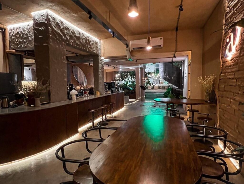 Allure Coffee – Điểm đến cà phê độc đáo với gam màu nâu bí ẩn - Mytour