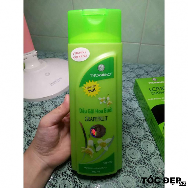 Review Dầu gội hoa bưởi Thorakao - Sự lựa chọn của Mytour