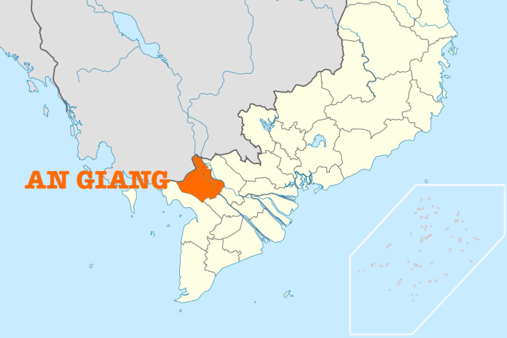 Nét đẹp quyến rũ của đền trên đỉnh núi Tà Pạ - Mytour