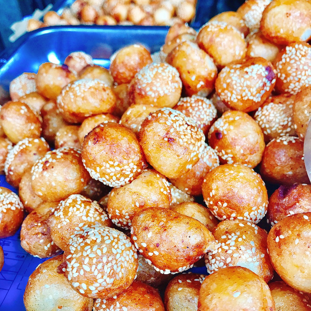 Khám phá 5 địa điểm bánh rán ngon khó cưỡng khi bạn ghé thăm phố cổ Hà ...