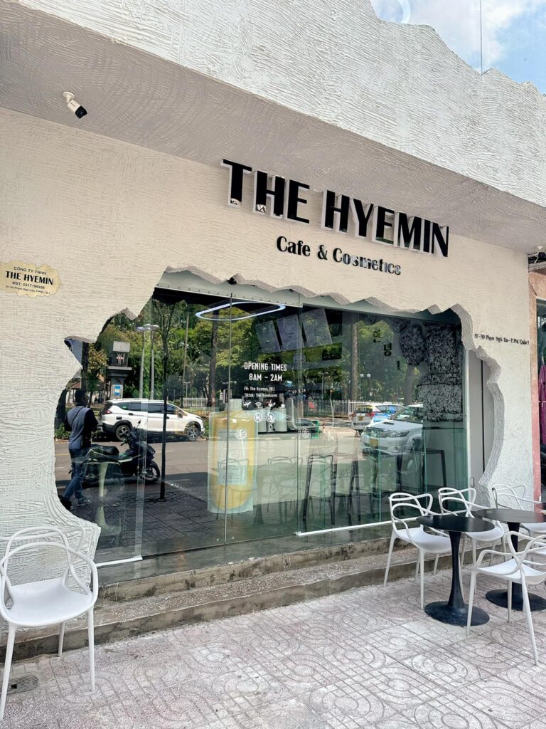 The Hyemin Cafe & Cosmetic – Quán cà phê máy bay theo phong cách Hàn ...
