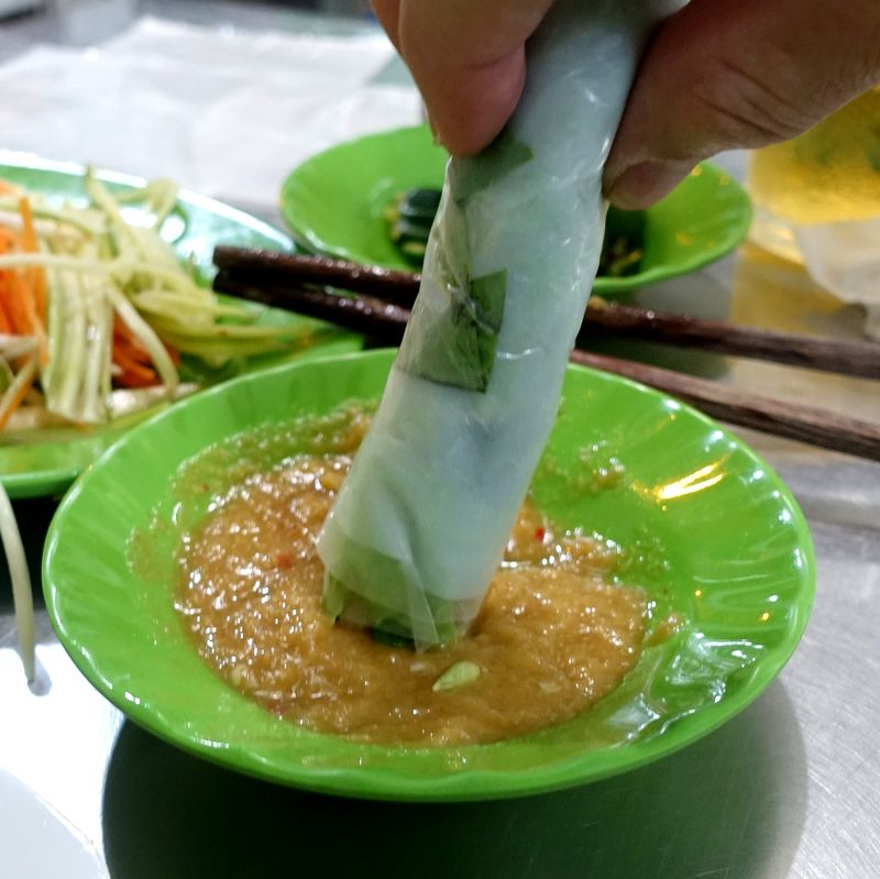 Top 10 Quán bánh tráng cuốn thịt ngon nhất ở Hà Nội - Du lịch cùng Mytour