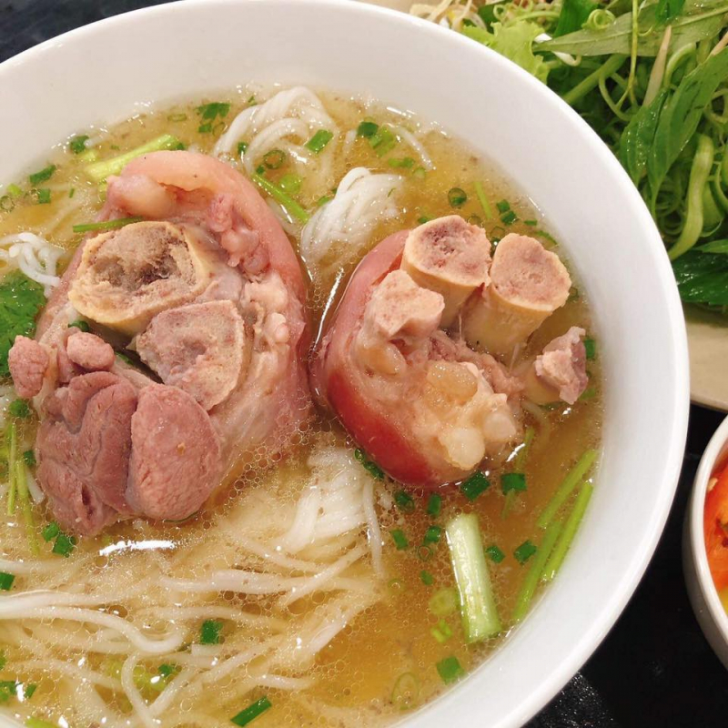 Top 6 Địa điểm thưởng thức bún giò heo ngon nhất tại Sài Gòn - Mytour.vn