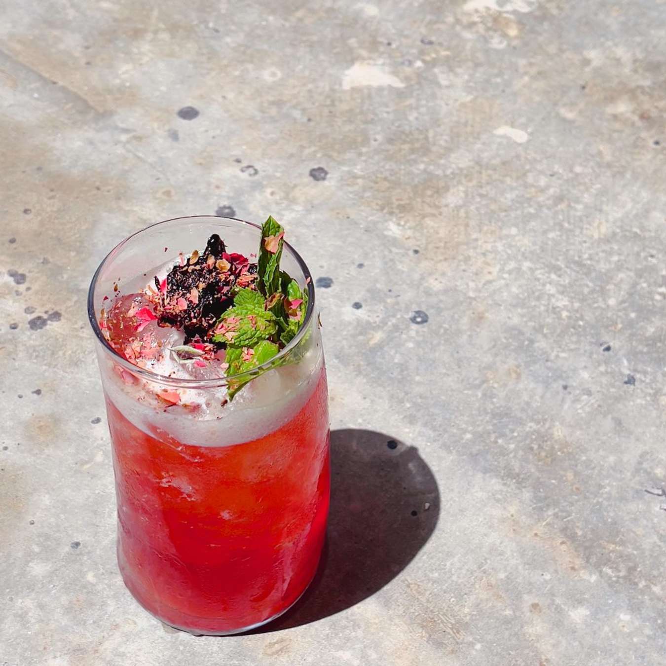 Khám phá không gian tuyệt vời của Trên Boong Concept - Quán cafe One ...