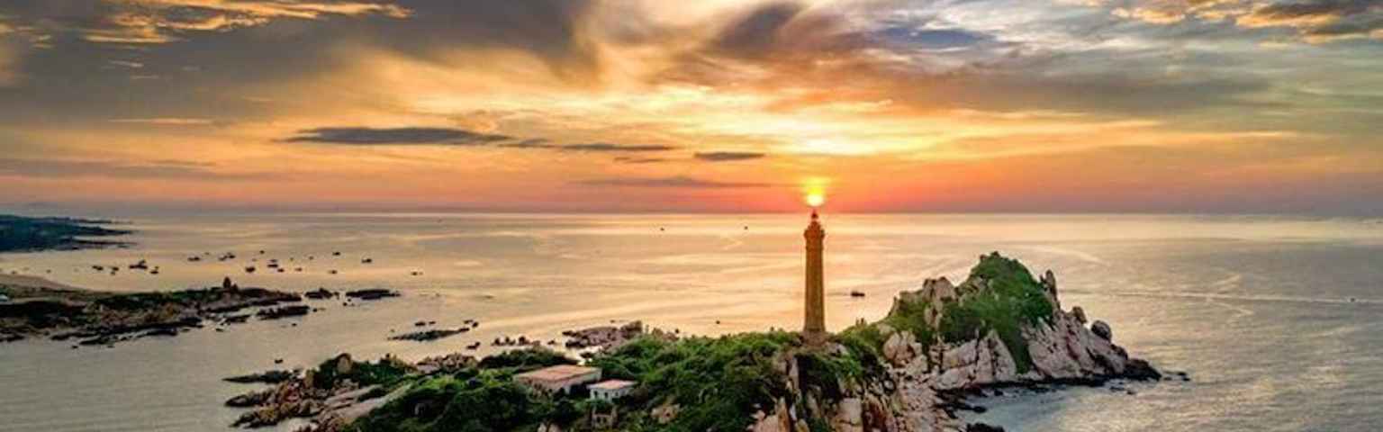 Kê Gà Lighthouse: Ngọn hải đăng “uyên bác” nhất Việt Nam