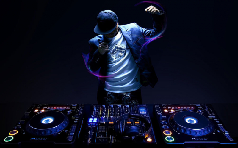Top 10 Nghệ sĩ DJ thế hệ 9x hàng đầu thế giới - Mytour.vn