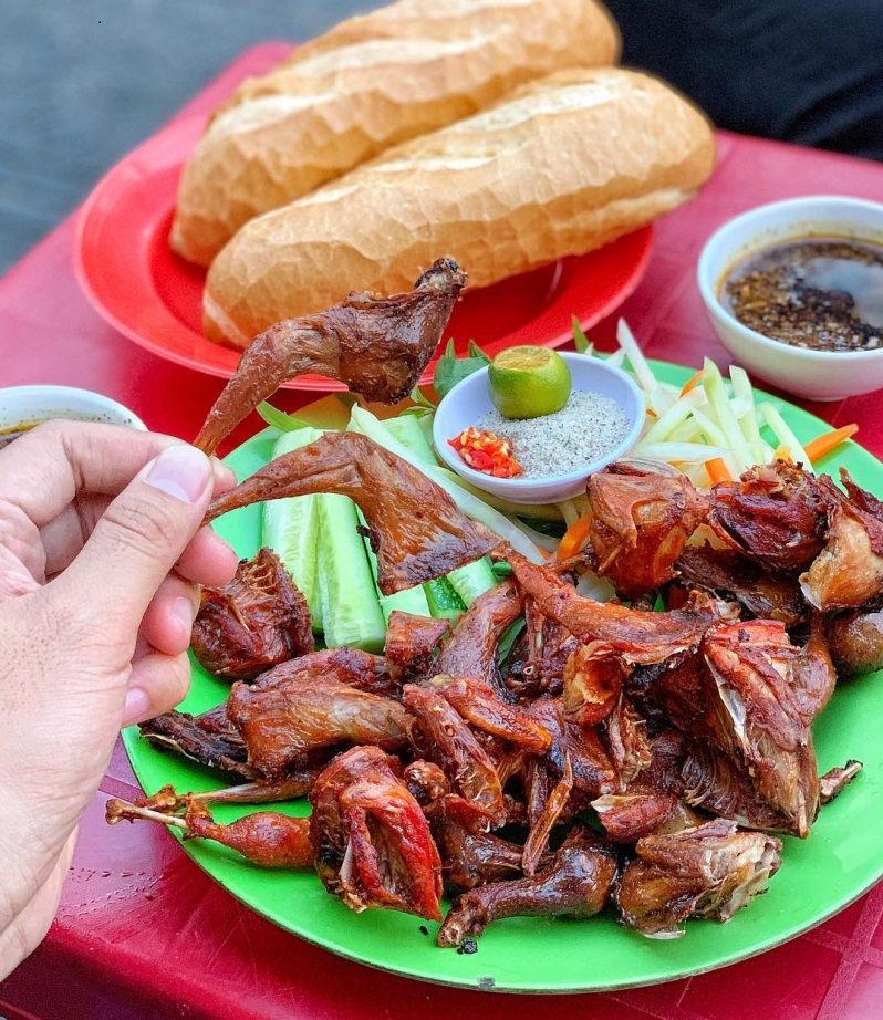 Top 7 Địa điểm Bán Cút Chiên Bơ Ngon Nhất TPHCM - Mytour.vn