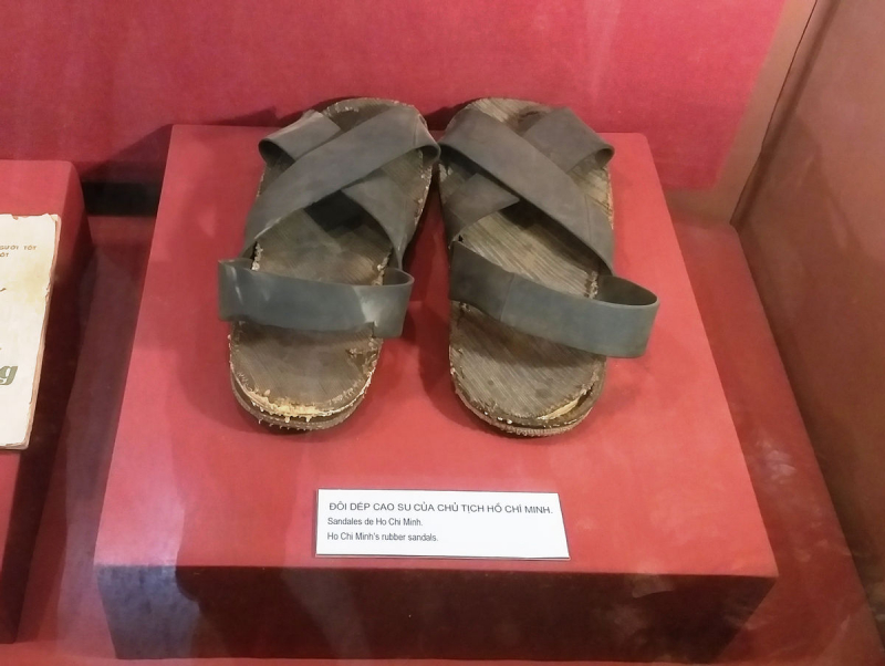 Top 16 Bài văn thuyết minh về đôi dép lốp thời kháng chiến (lớp 8) đặc ...