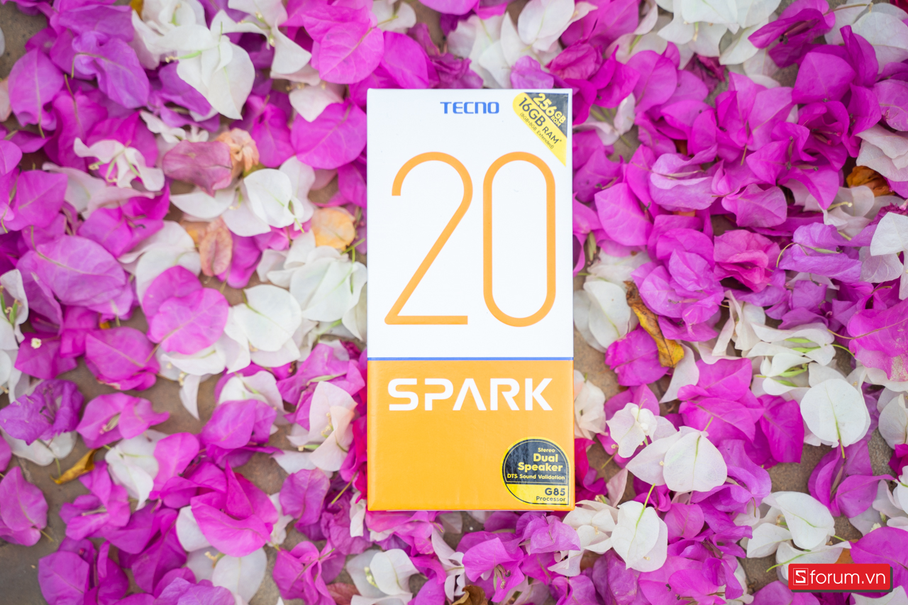 Trải nghiệm Tecno Spark 20: Thiết kế độc đáo với 3 camera, tích hợp ...