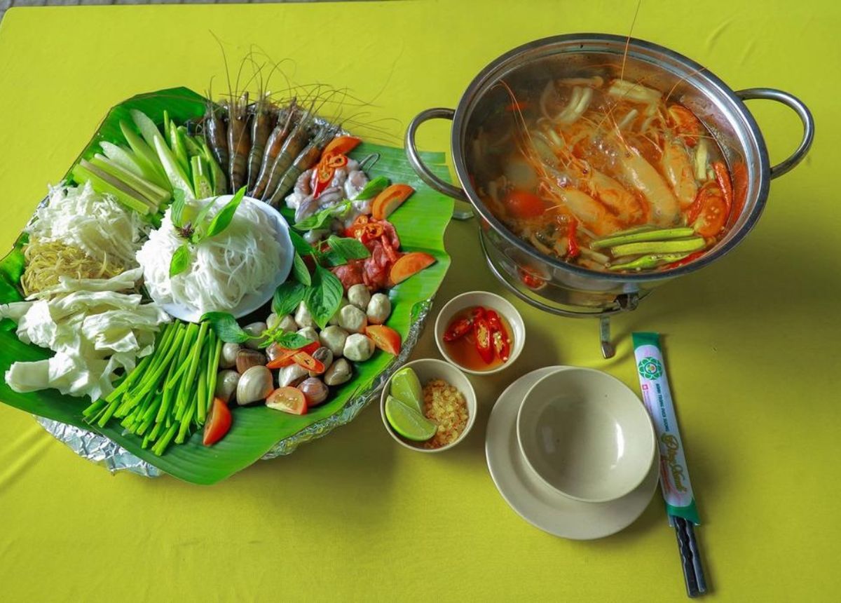 2 Cách nấu lẩu hải sản chua cay, thơm ngon dễ làm tại nhà | Mytour