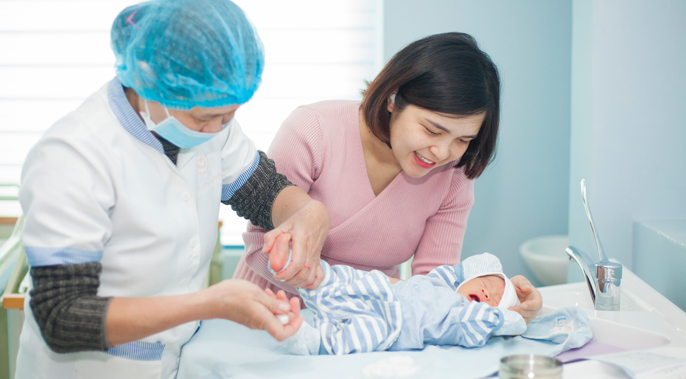 Chăm Sóc Trẻ Sơ Sinh Mới Chào Đời: Hướng Dẫn Chi Tiết từ Mytour