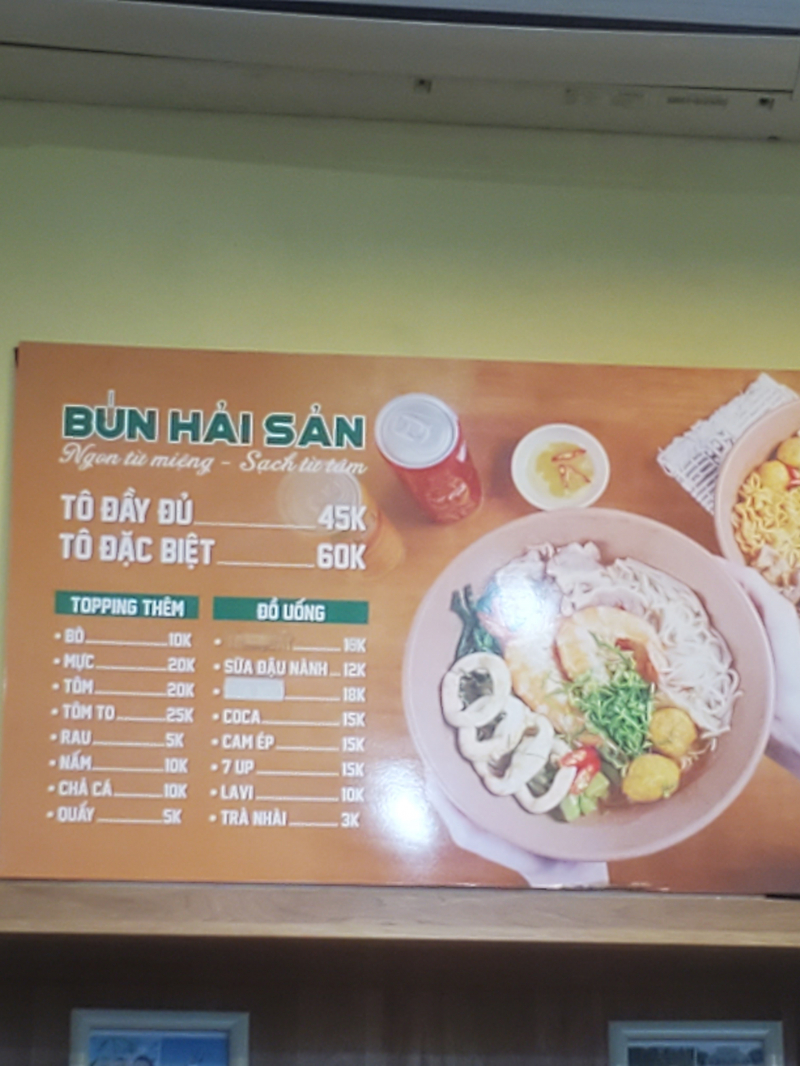 Bún Hải Sản Lò Đúc: Hành Trình Khám Phá Món Ngon Khó Cưỡng Tại Hà Nội