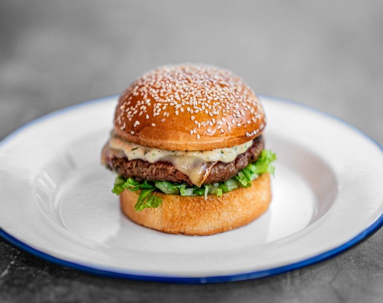 Top 17 địa điểm phục vụ Hamburger ngon nhất tại Sài Gòn