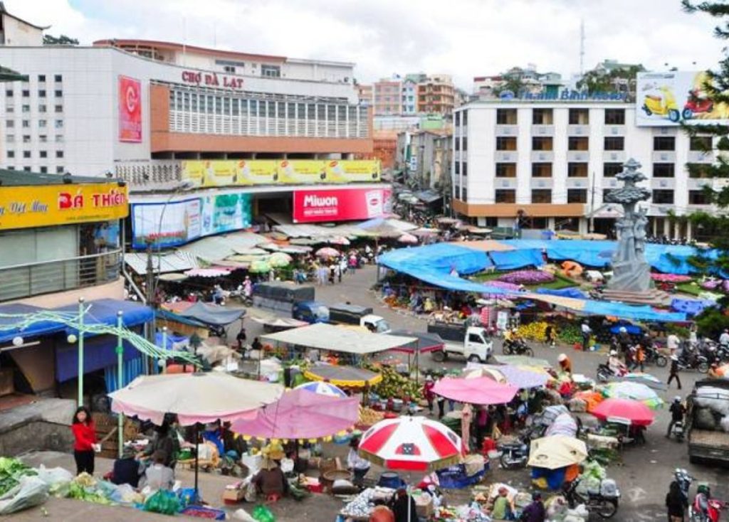 Rau củ quả tươi ngon chỉ có tại chợ Âm Phủ