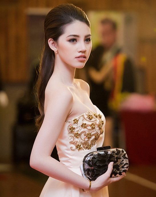 Danh sách kiểu tóc cưới sang trọng, ấn tượng - ALONGWALKER