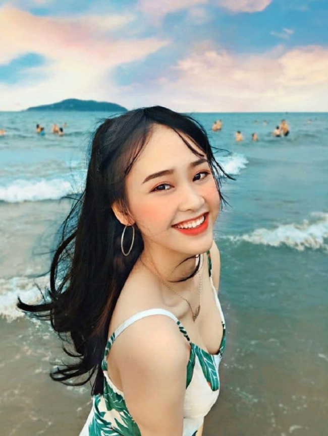 Lưu Ngay 31+ Cách Tạo Dáng Chụp Ảnh Bãi Biển Tự Nhiên, Đẹp Chất Ngất 2023 - ALONGWALKER