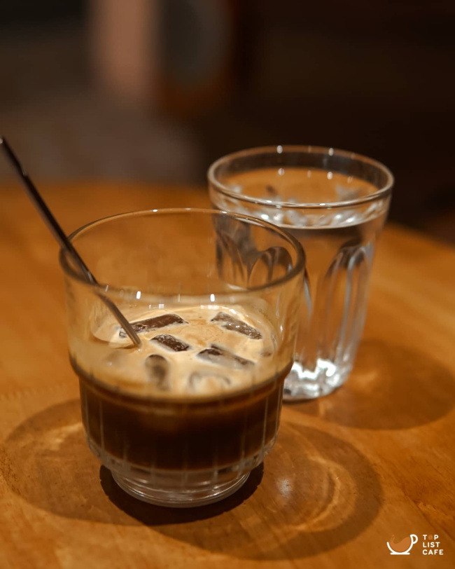 Mystique Coffee - 31 Hàm Long, Hoàn Kiếm, Hà Nội - ALONGWALKER