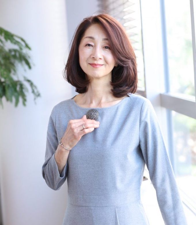 Danh sách các kiểu tóc uốn cho phụ nữ ở độ tuổi 50 sang trọng và nhẹ nhàng - ALONGWALKER