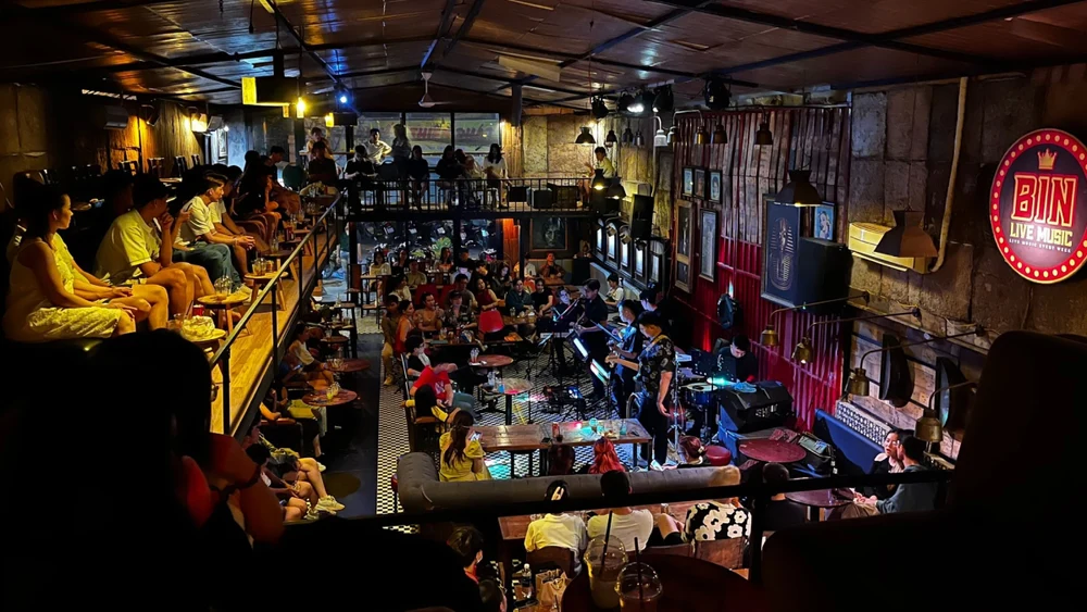 Top 15 Quán Cafe Acoustic và Acoustic Bar Độc Đáo ở Sài Gòn - Blog của ...