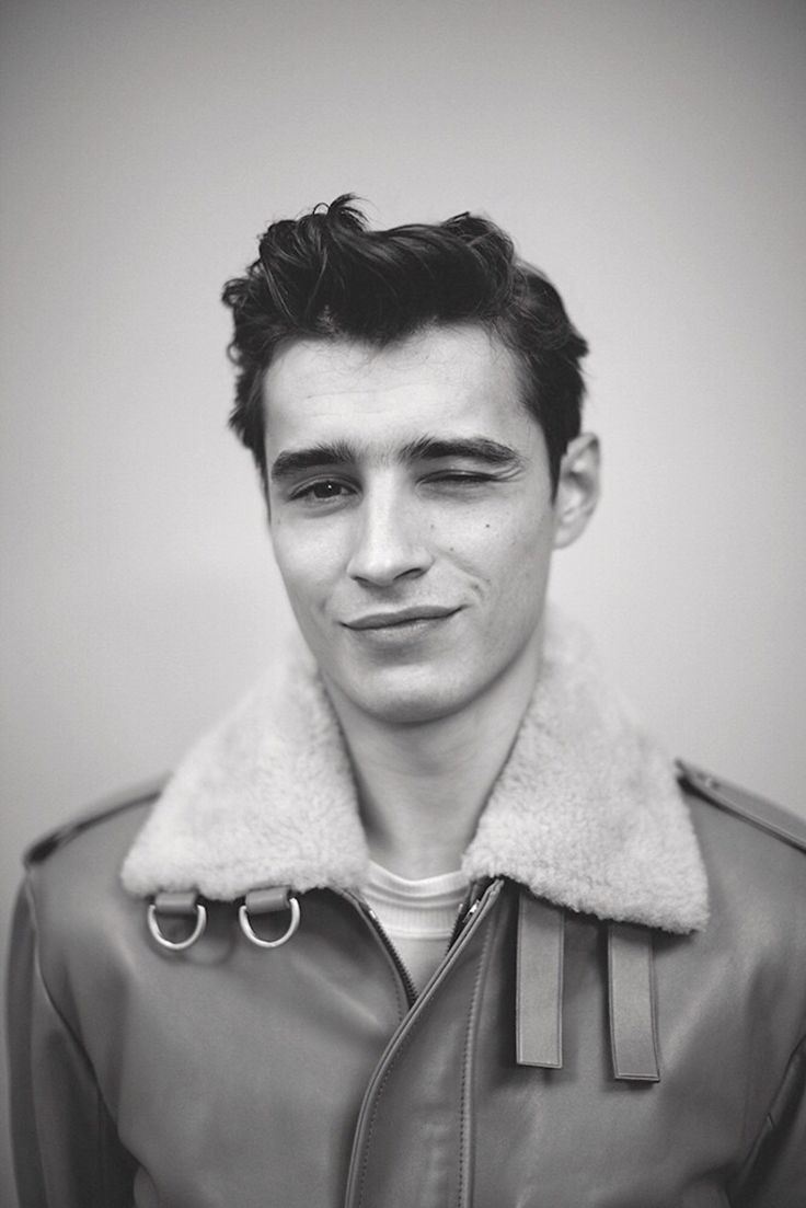 Top 10 Gương mặt Mẫu Nam Đình Đám Trên Thế giới - Mytour.vn