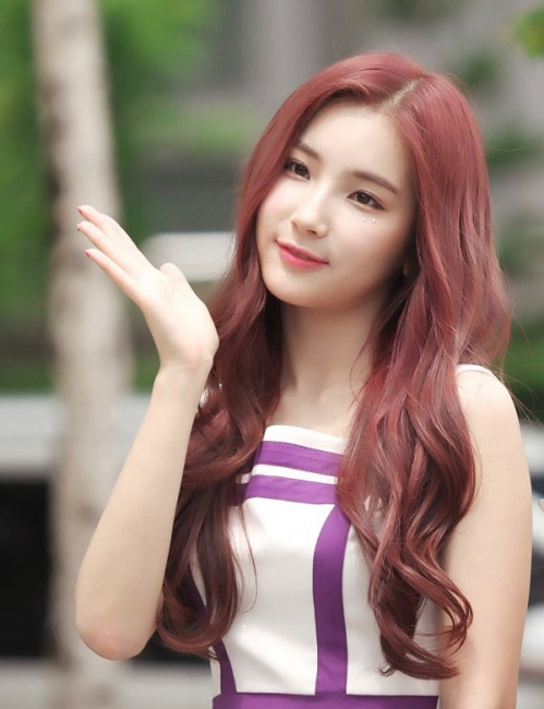 Chia sẻ bí quyết nhuộm tóc đỏ - ALONGWALKER