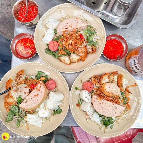 Khám Phá Món Bánh Cuốn Ruột Heo ở quận 5 - ALONGWALKER: Hành Trình Đằng Sau Hương Vị