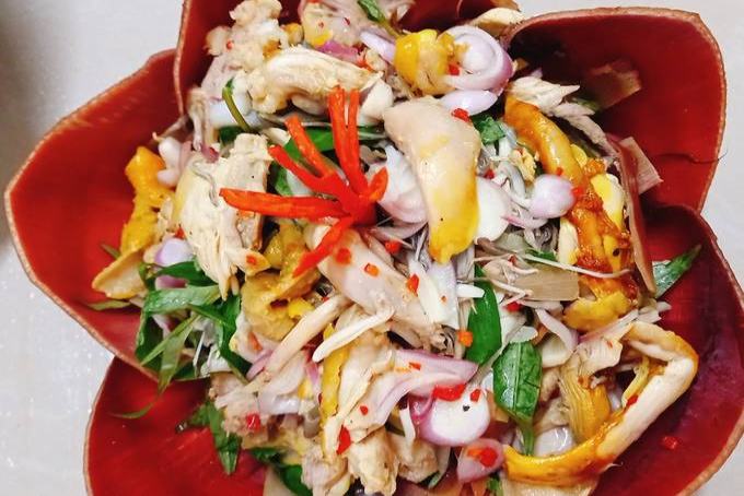 Làm gỏi gà bắp chuối - Món ăn hấp dẫn khiến Chồng mê mẩn