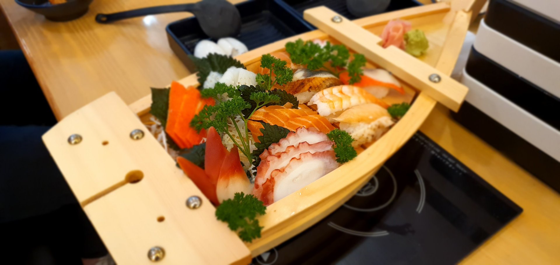 10 Địa điểm buffet sashimi Hà Nội ngon và phải chăng - Mytour