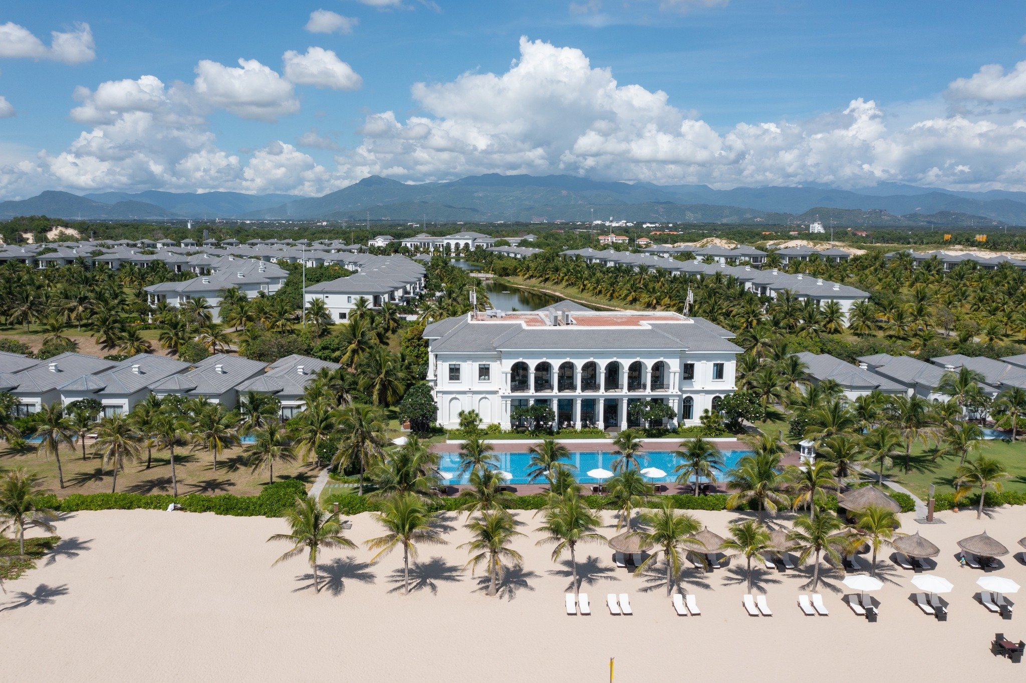 Melia Vinpearl Cam Ranh Beach Oasis – 'Verdant Haven' by the Enchanting ...