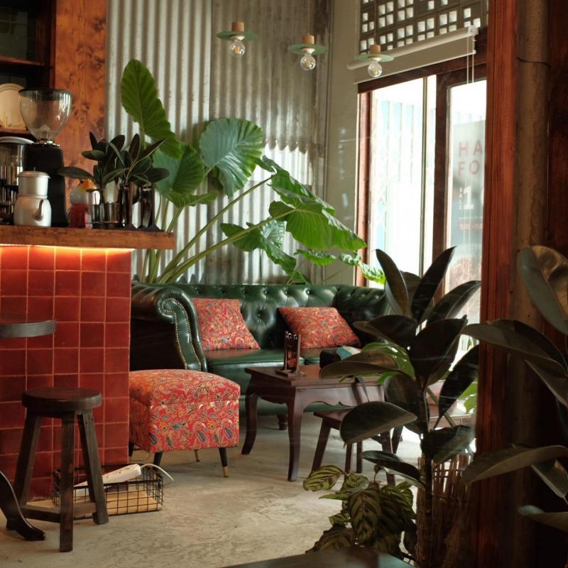 Top 6 Red-Tone Cafes Loved in Ho Chi Minh City - Mytour.vn
