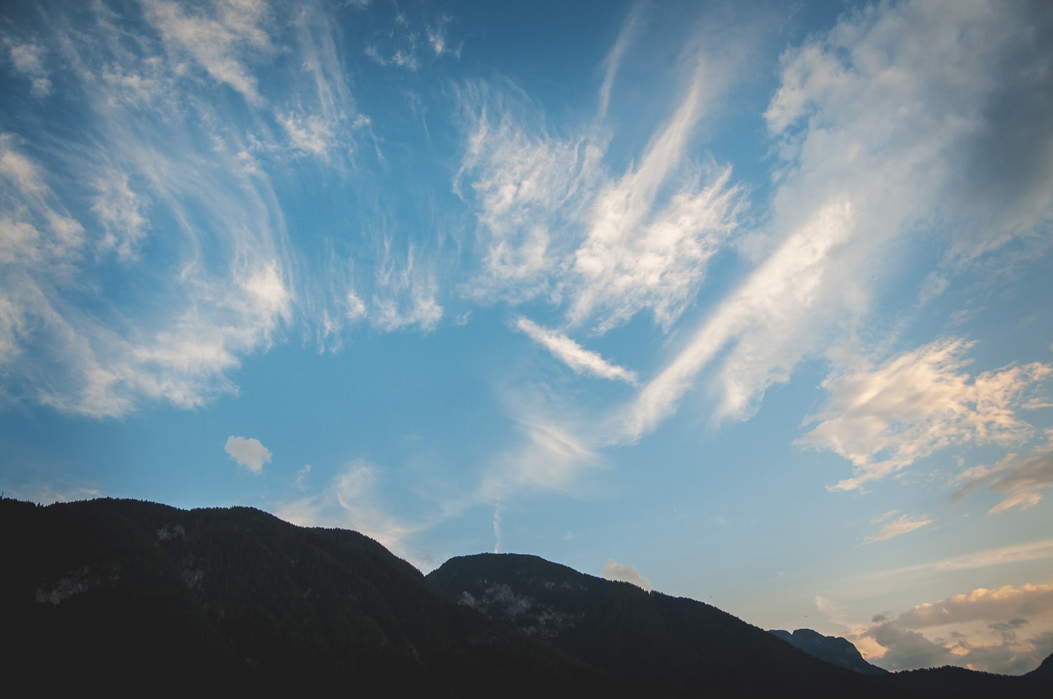 Mesmerizing azure sky backdrop