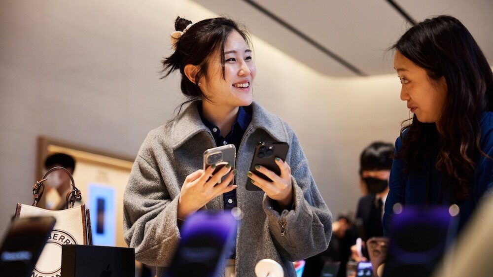 In this nation, nearly 90% of Gen Z exclusively trusts iPhones, casting ...