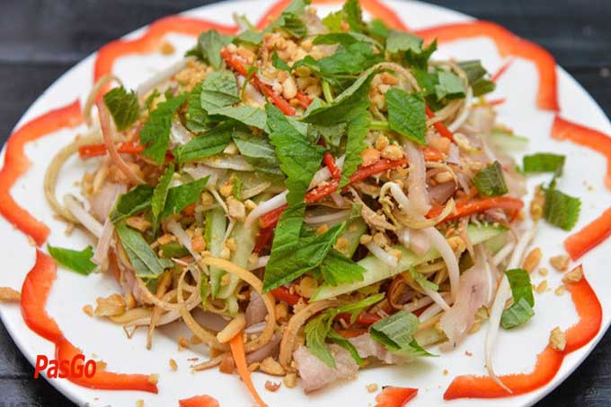 Sparkling recipe for zesty pig ears with a twist of lime
