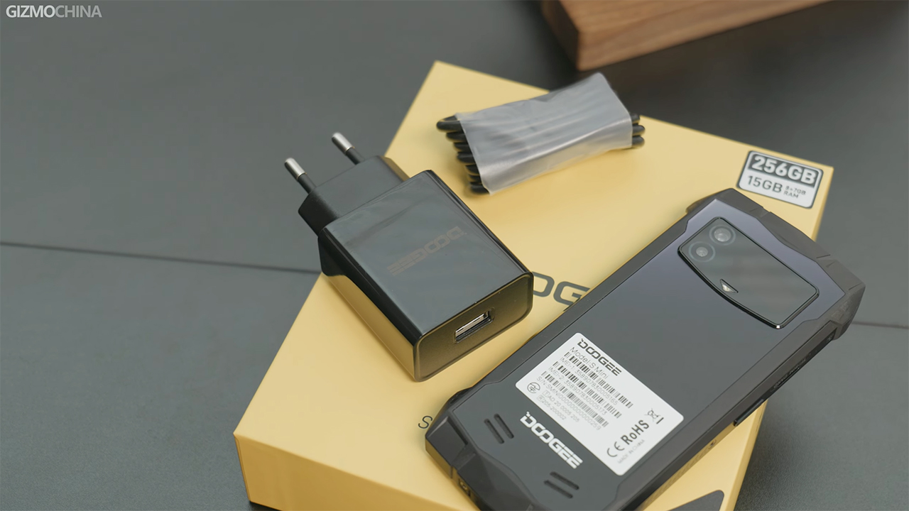 Exploring the DOOGEE S Mini: A rugged, mini 4.5-inch phone with 15GB ...