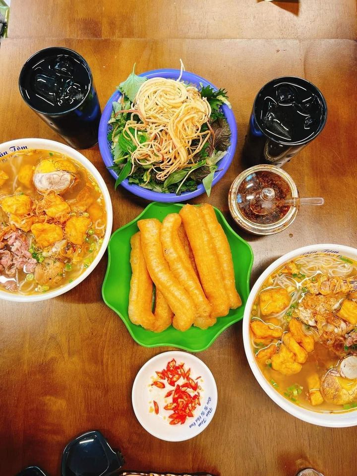 Explore the Finest 6 Bun Rieu Spots in Ba Dinh District, Hanoi - Mytour.vn
