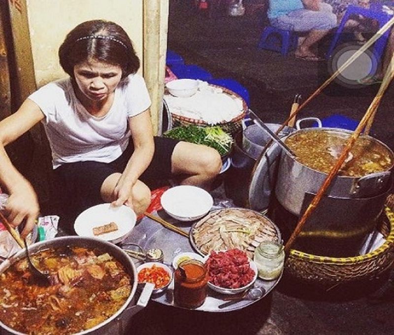 Best 8 street food stalls in Hanoi - Mytour.vn