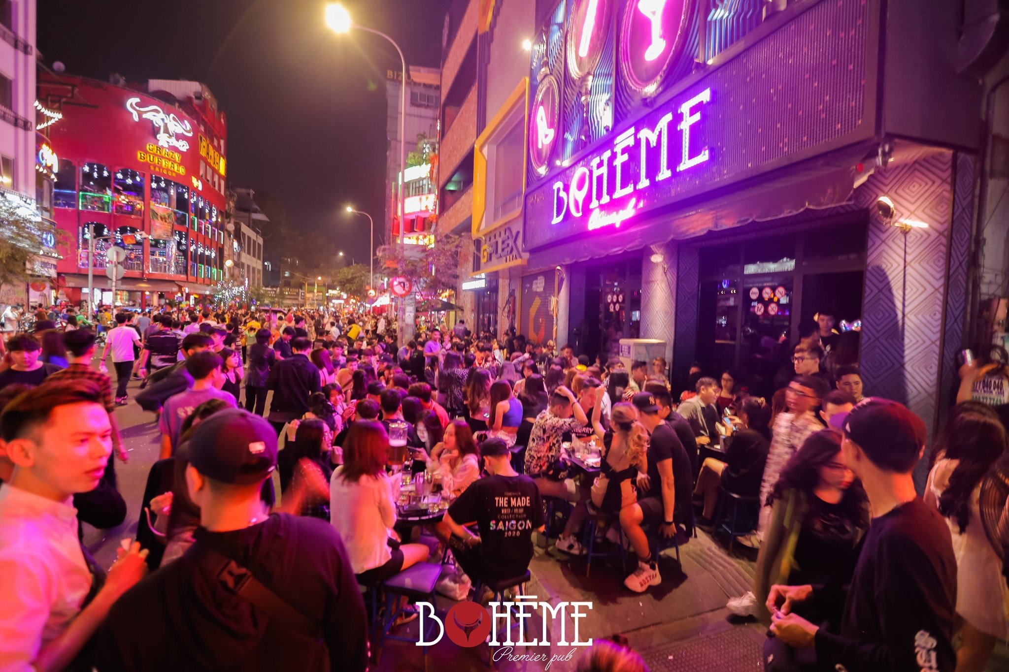 Unveiling 9 high-flying Bui Vien bars for the true party enthusiasts ...