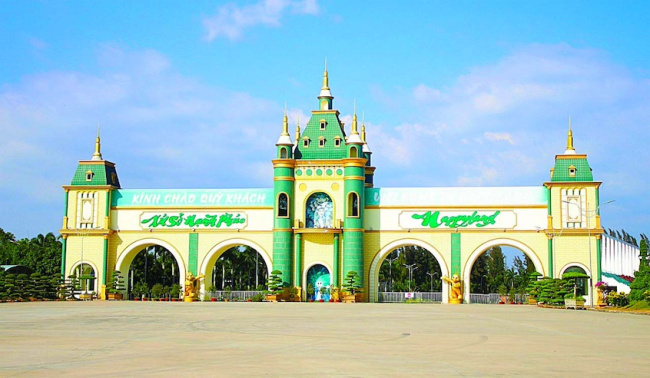 Long An Travel 2024: Compilation of Famous Sightseeing Spots - ALONGWALKER