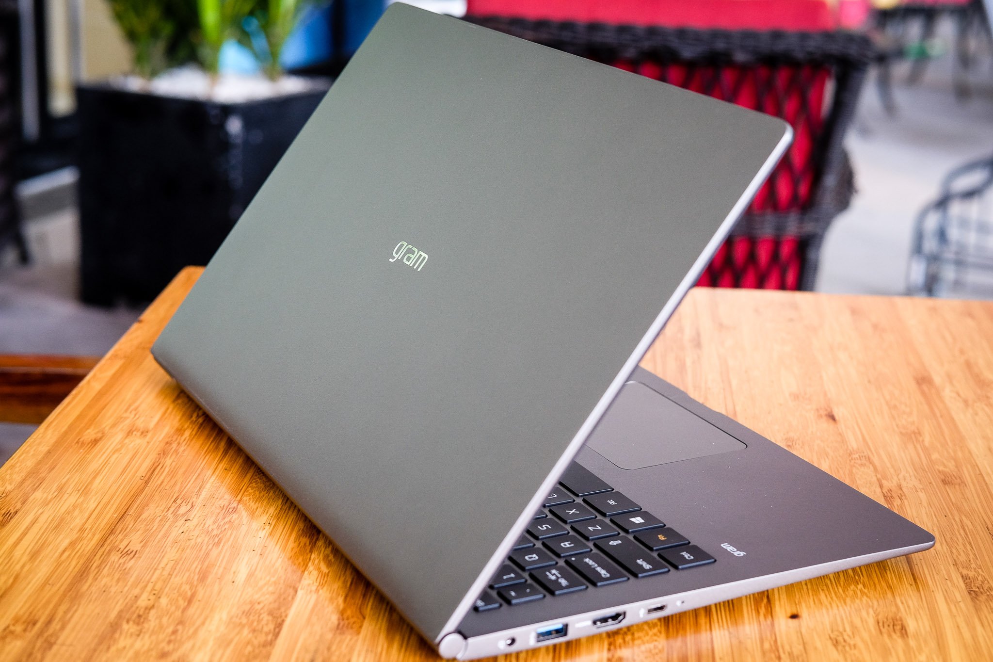 LG Gram 2018 - Super Lightweight 15-Inch Laptop with All-Day Battery
