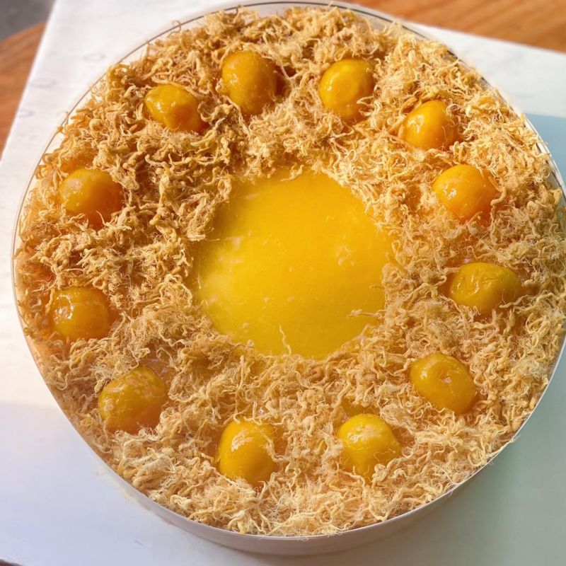 Top 7 Addresses for Delicious and High-Quality Salted Egg Yolk Sponge ...