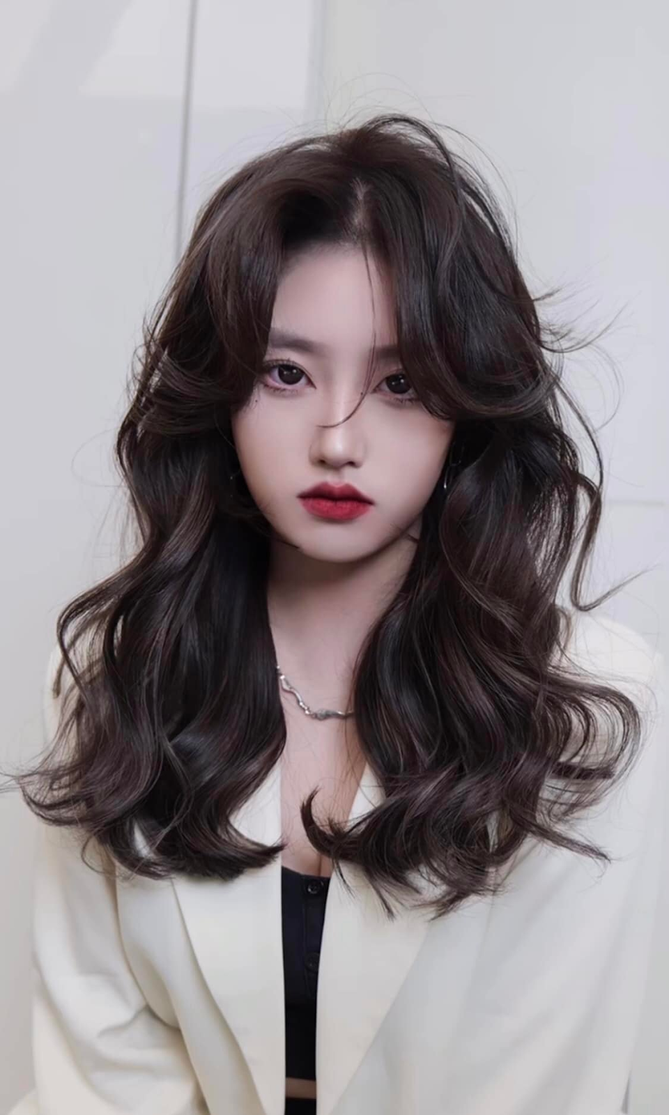 Discover the Top 10+ Naturally Alluring Korean Wavy Hairstyles | Mytour