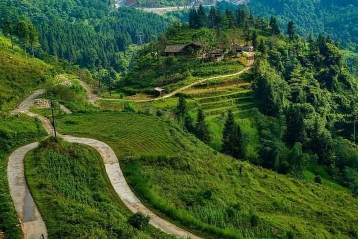 Differences Between Pac Bo Cave and Pac Bo Tourist Area