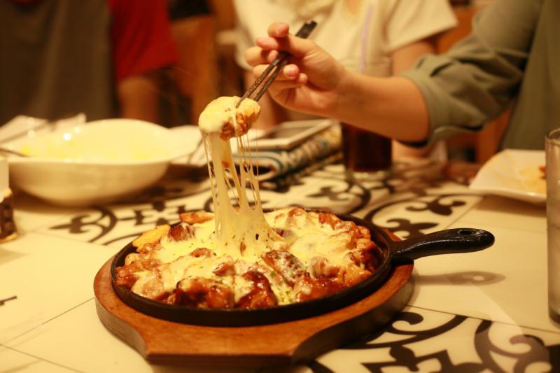 Top 10 Places to Enjoy Delicious Cheese Chicken in Hanoi - Mytour.vn